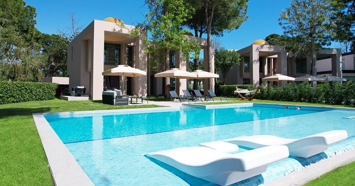 King & Queen Villa, Gloria Serenity Resort,… | Just Resort Villas