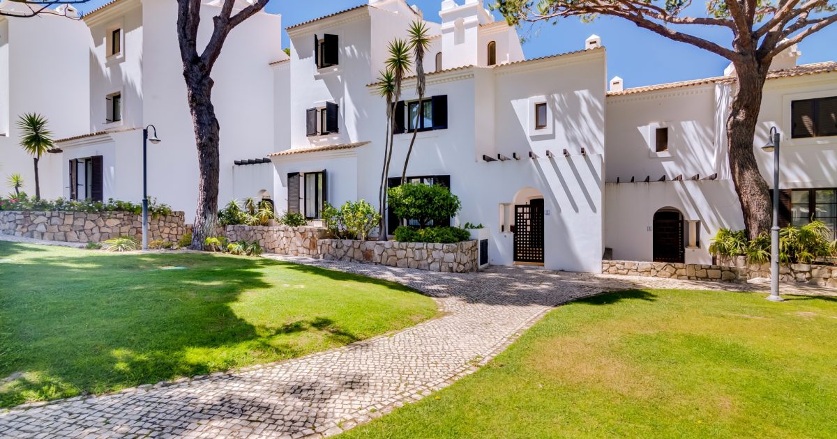 3 Bedroom Deluxe Pine Cliffs Townhouse, Pine… | Just Resort Villas